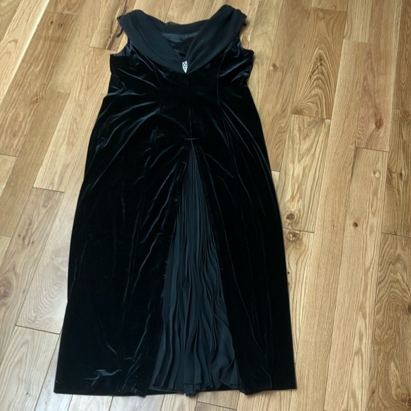 Robbie Bee | Dresses | Vintage Robbie Bee 6w Stretch Velvet Gown With ...